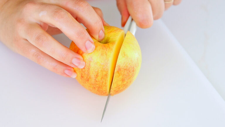 How to Cut an Apple - Know Your Produce