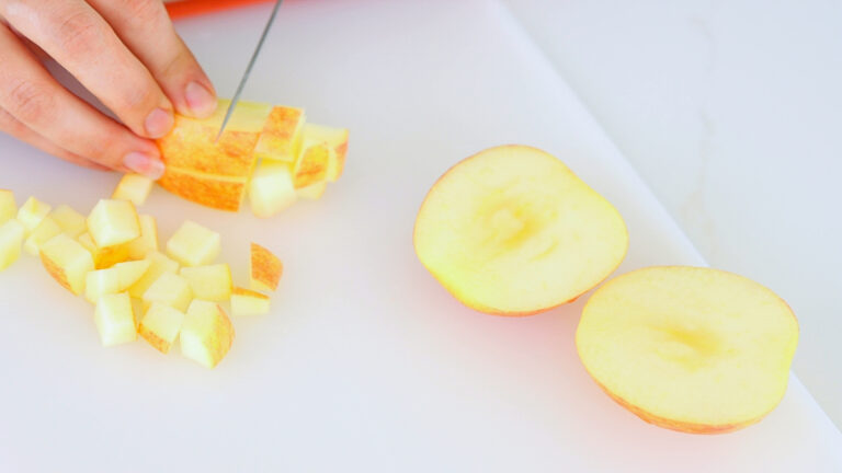 How to Cut an Apple - Know Your Produce